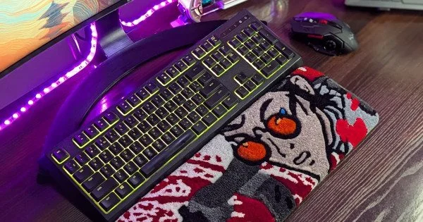 Samurai Girl Keyboard Rug – Soft & Fluffy Desk Mat