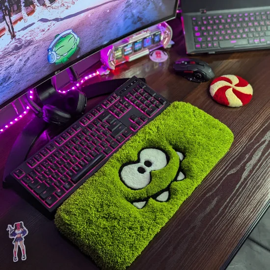 3D Keyboard Rug & Candy Mouse Rug – Fun & Cozy Desk Accessories