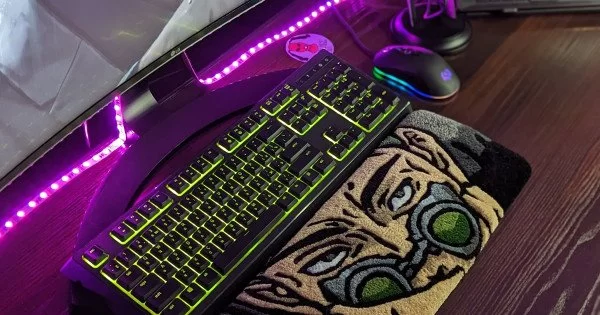 Fluffy Keyboard Rug KNTN