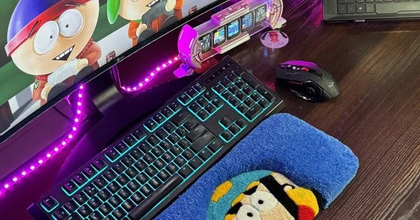 Funny Cartoon Character 3D Keyboard Rug – Bold, Playful & Unique Desk Mat